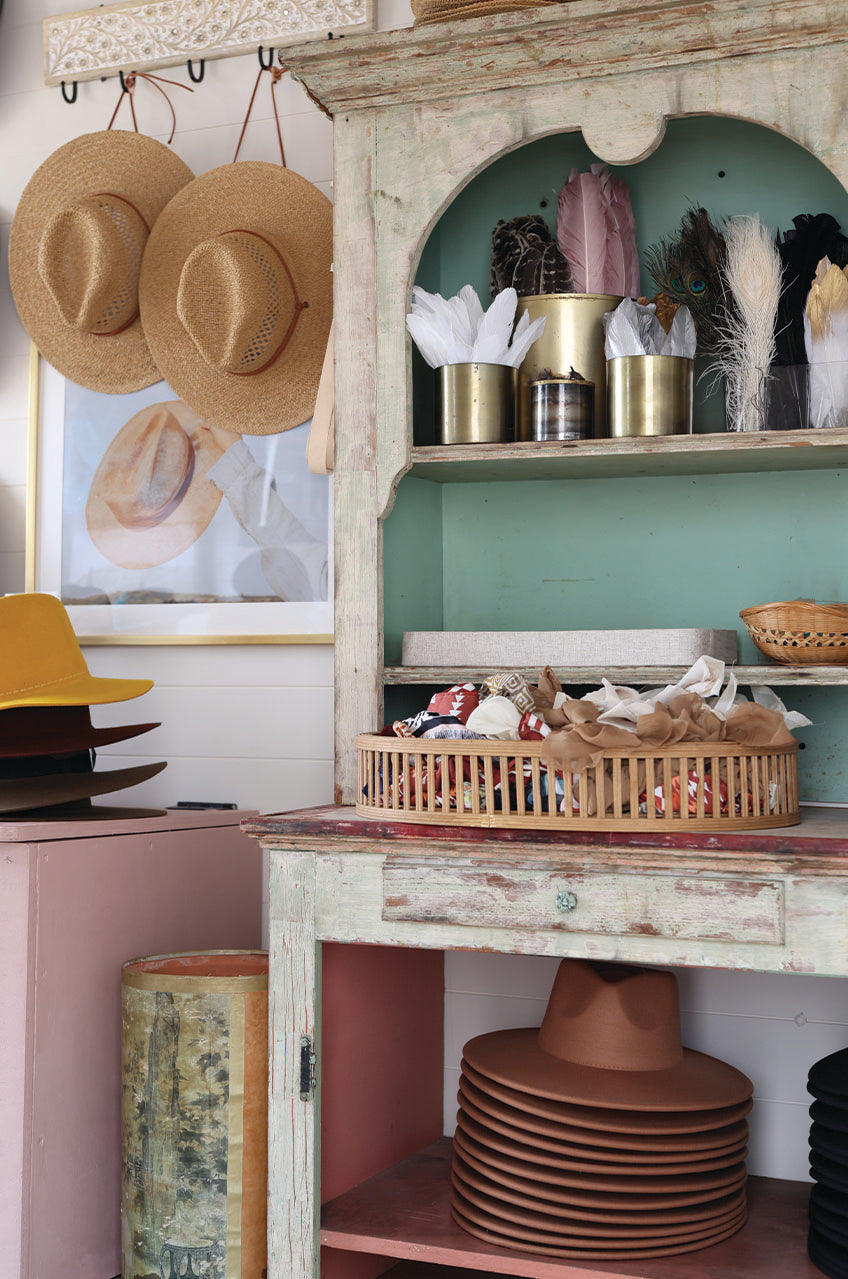 Hat Bar + Boutique Truck – Flea Style